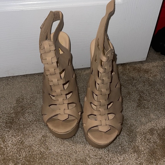 Speed Limit 98 | Shoes | Camel Color Pumps | Poshmark